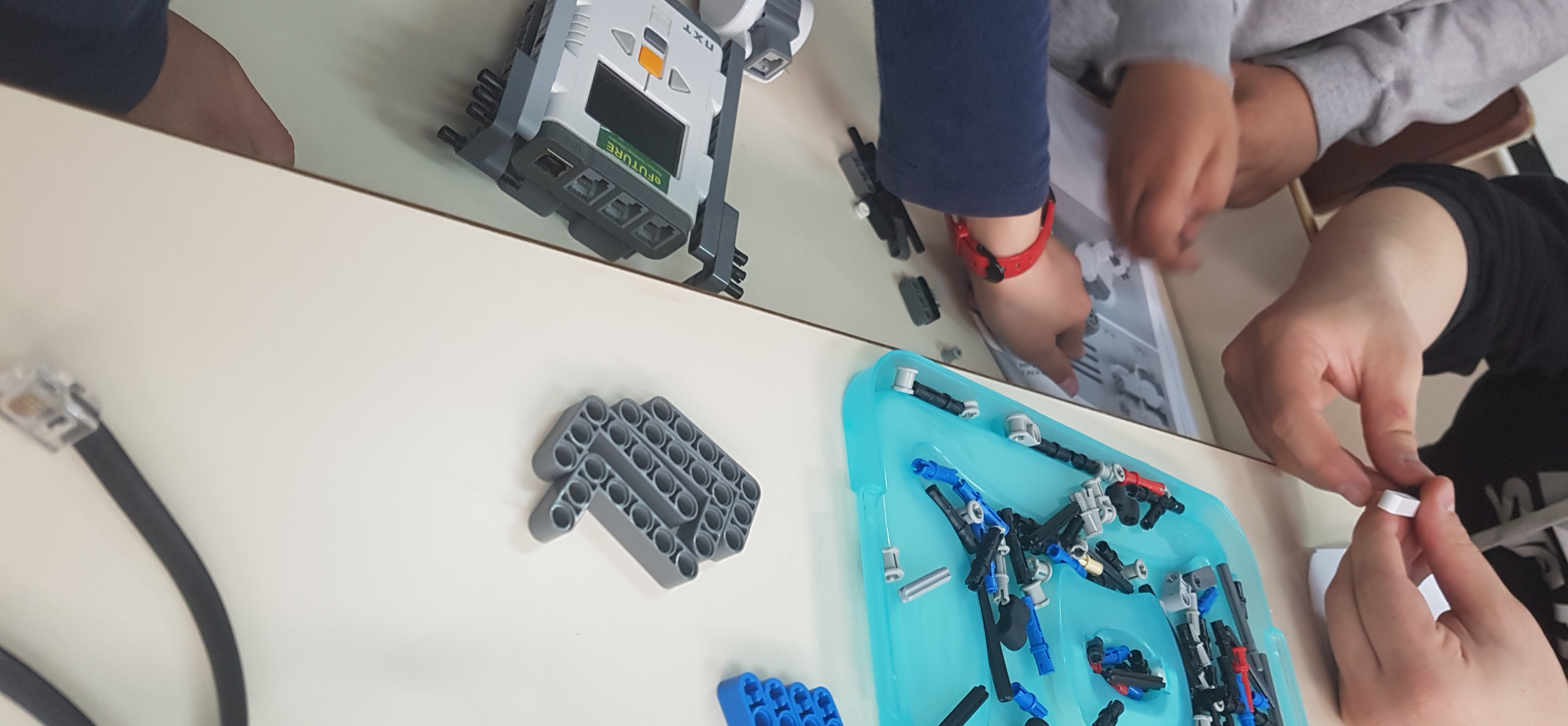 Ρομποτική για παιδιά 4 έως 18 ετών. eFUTURE Robotics.