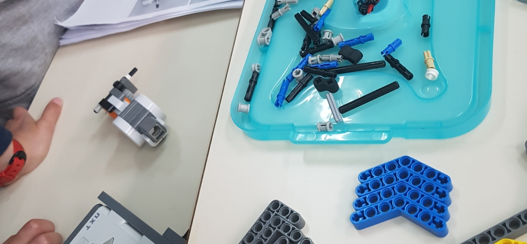 Ρομποτική για παιδιά 4 έως 18 ετών. eFUTURE Robotics.